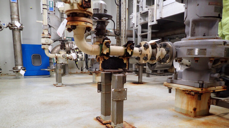 Pipe Support Material - CARBON STEEL vs STAINLESS STEEL - Pipe Support ...